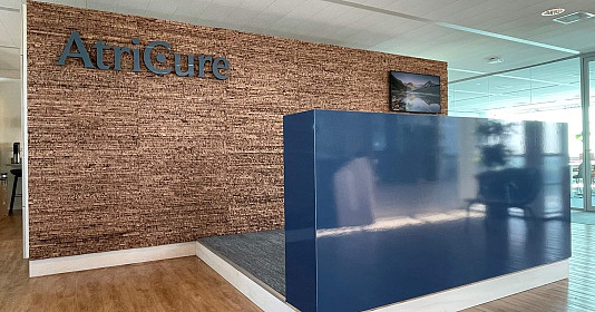 Realiseren upgrade entreeruimte bij AtriCure - PRO-Signmakers